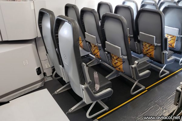 Conociendo el interior de los nuevos A320 de Viva Air | volavi